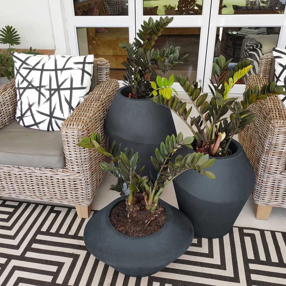 Reversible Top Pot Japi Planter Black | elevenpast